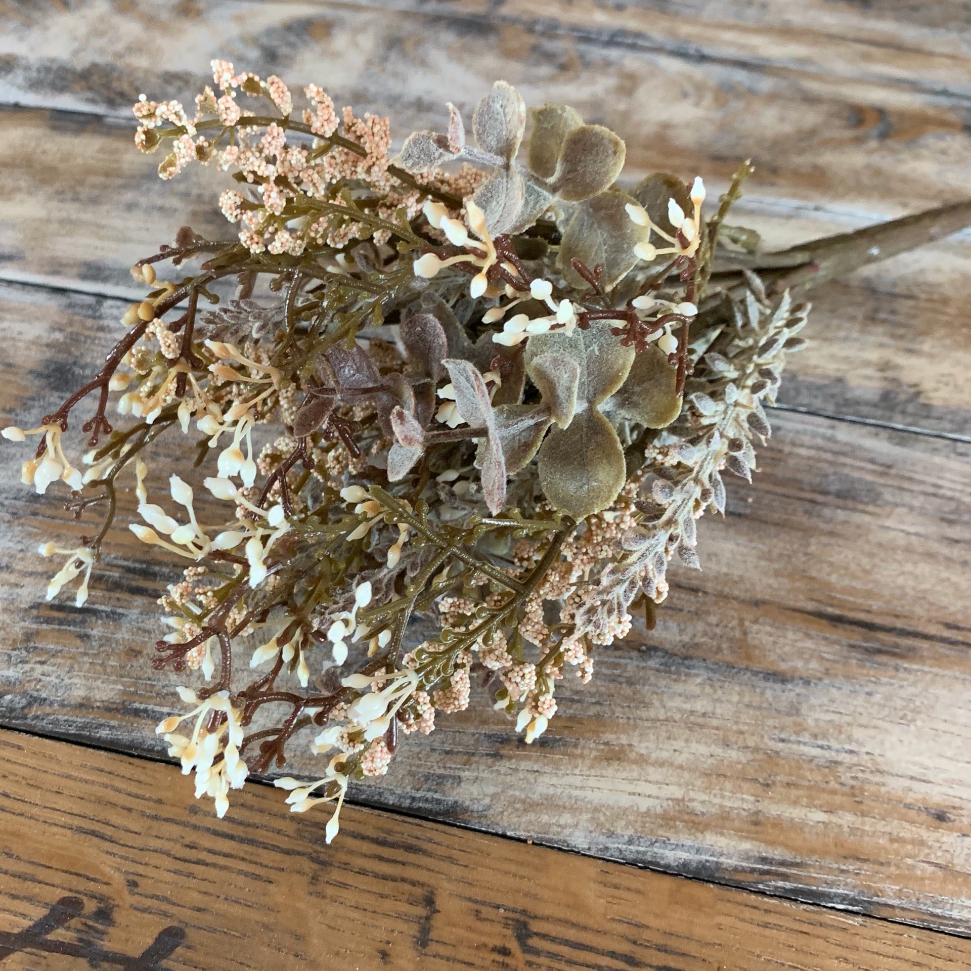 Mixed Cream Eucalyptus Berry Bush Pick | Olde Farm Creek
